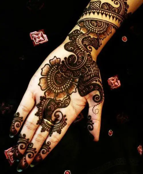15 Best Black Mehndi Designs - Latest Collection