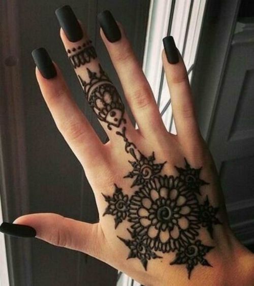 15 Best Black Mehndi Designs - Latest Collection