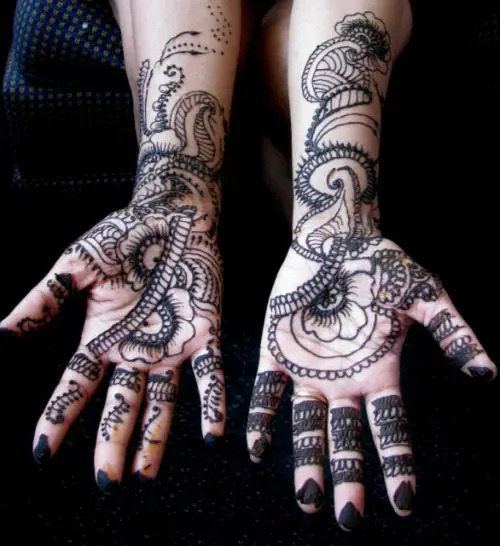 15 Best Black Mehndi Designs - Latest Collection