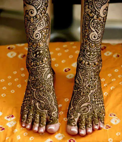 Top 20 Eye Catching Leg Mehndi Designs