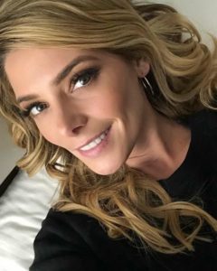 15 Stylish Hairstyles With Side Part