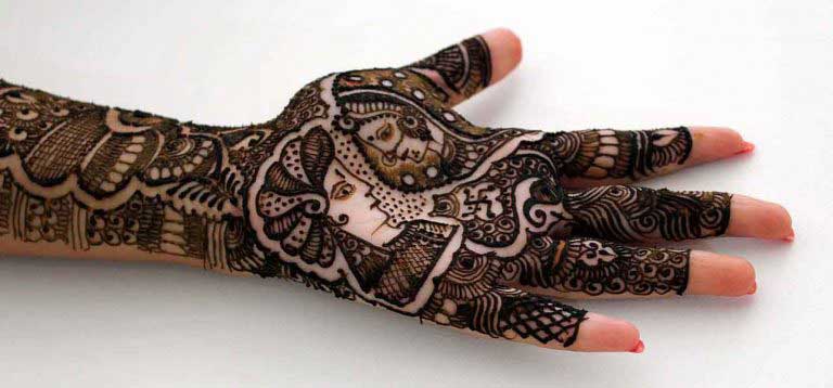 25 Most Popular Traditional Mehndi Designs for hands