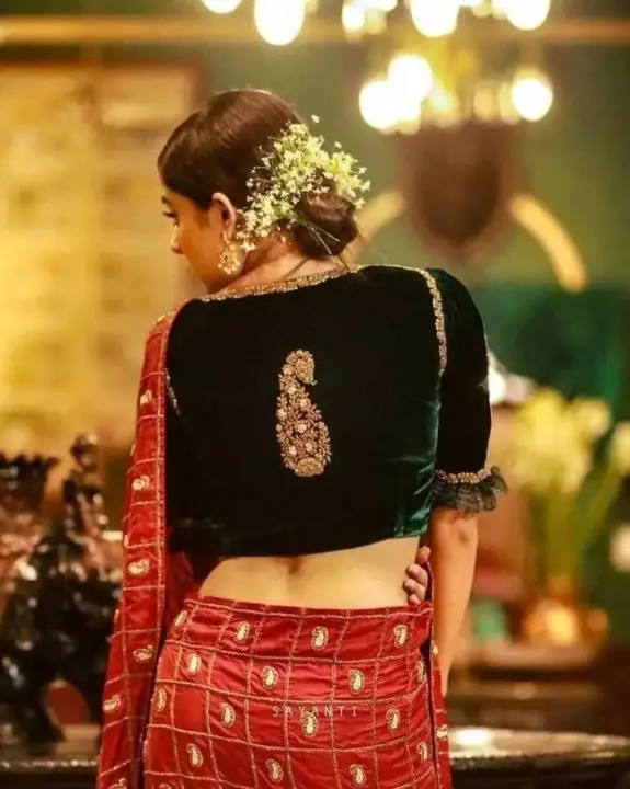 20 Stylish Mirror Work Blouse Designs To Inspire You