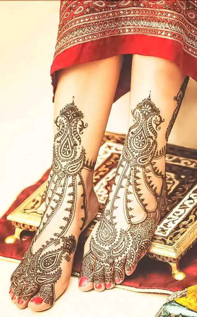 25 Most Popular Traditional Mehndi Designs for hands