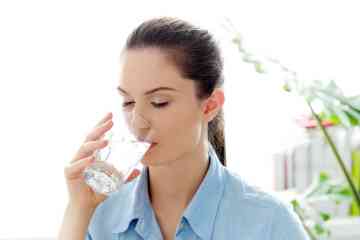11 Side Effects Of Drinking Too Much Water You Must Know About