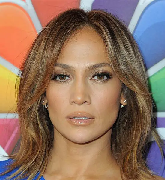 28 Trendy Medium Layered Hairstyles you Must Try Immediately!