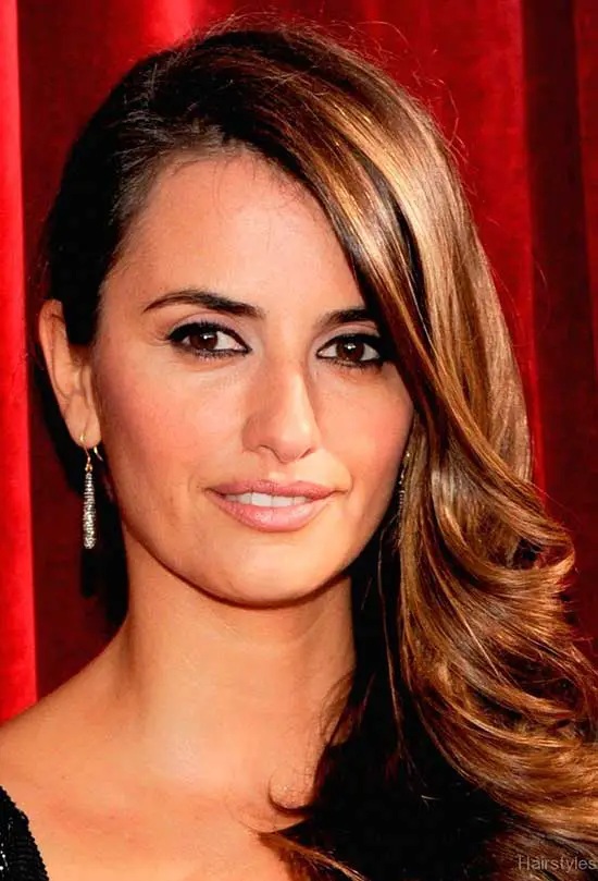 Top 20 Penelope Cruz Hairstyles & Haircuts Ideas For You To Try