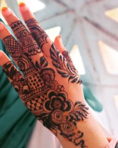 20 Simple And Easy Finger Mehndi Designs for Back Side