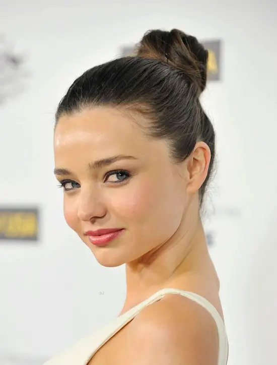 Top 30 Miranda Kerr Hairstyles & Haircuts Over the Years