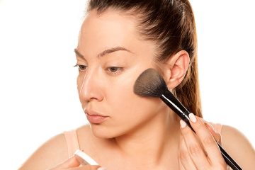 How To Apply Powder Foundation For Beginners?