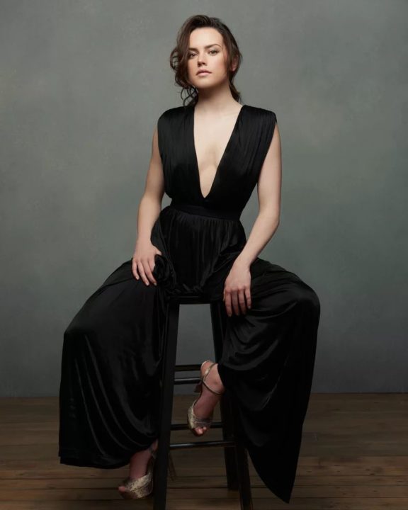 Daisy Ridley – Height, Weight, Age, Movies & Family – Biography