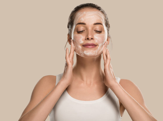 3 Natural Ways To Remove Built-Up Dirt From Your Skin