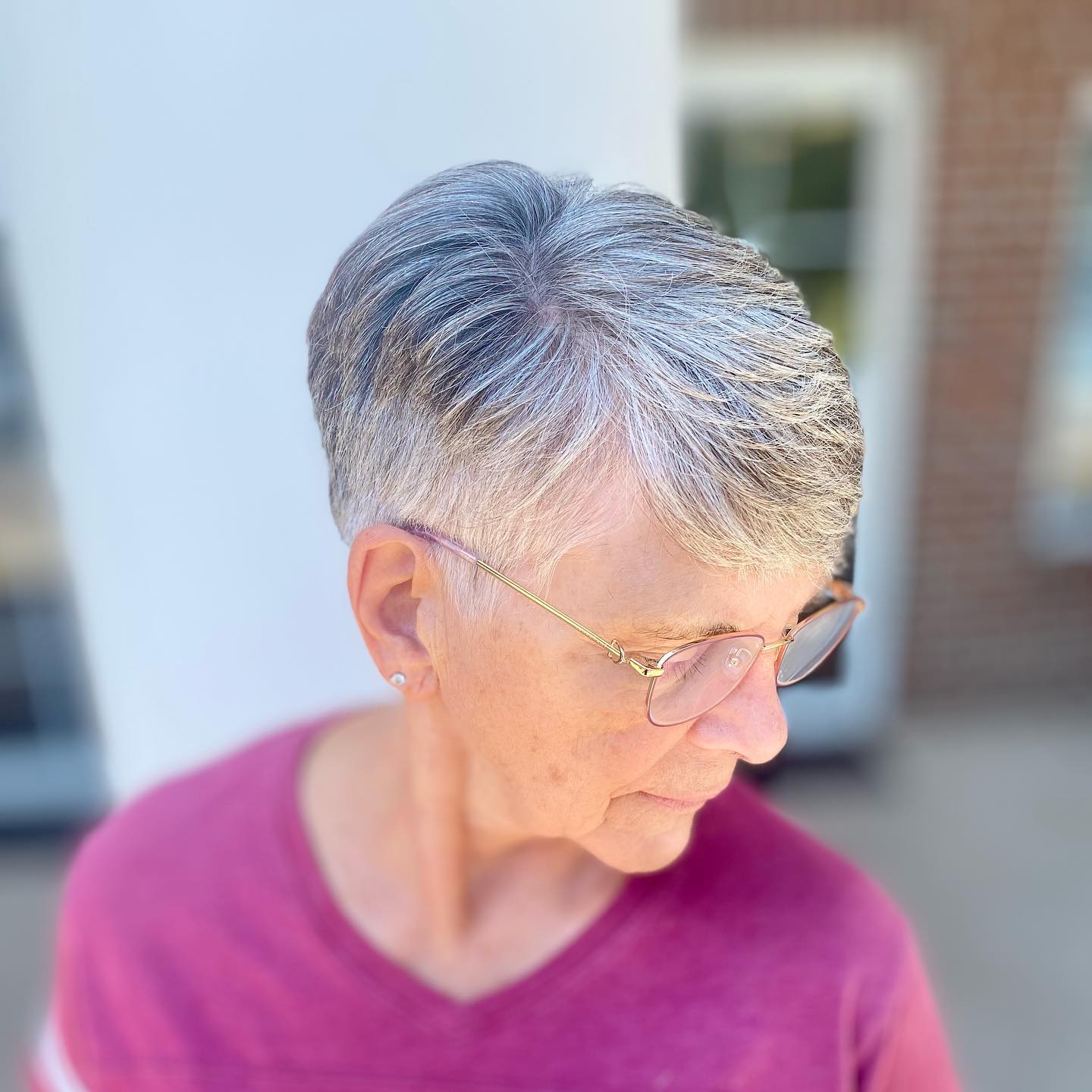 15 Classy Pixie Haircuts For Women Over 50