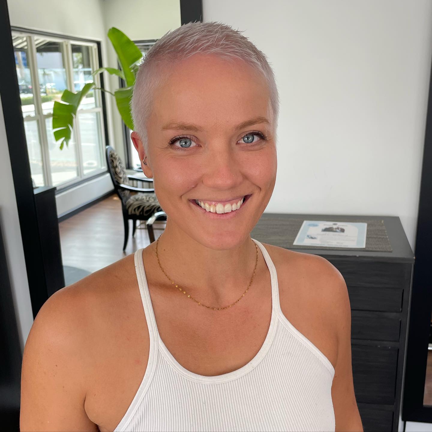 15 Classy Pixie Haircuts For Women Over 50