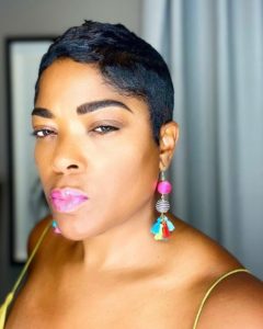 11 Best Hairstyles For Short Necks