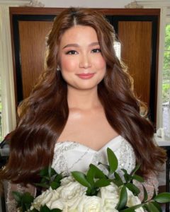 9 Best Women's Hairstyles For Receding Chin