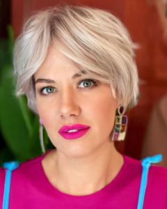 15 Best Short Haircuts For Women Over 30 In 2025