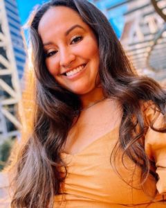 11 Best Hairstyles For Short Necks