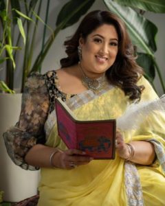 20 Blouse Designs For Fat Ladies To Look Slim 2025