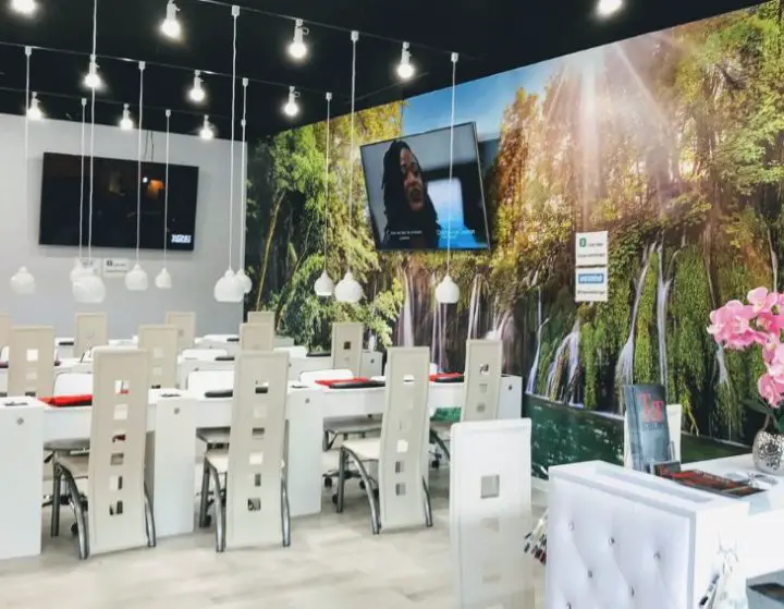 10 Best Nail Salons In Chicago In 2025