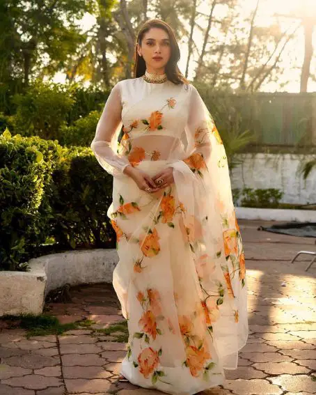 23 Hand-Painted Saree Designs Celebrating Indian Artistry!