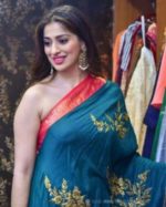 Express Your Individuality: 13 Ways To Style A Saree Without Blouse In 2026