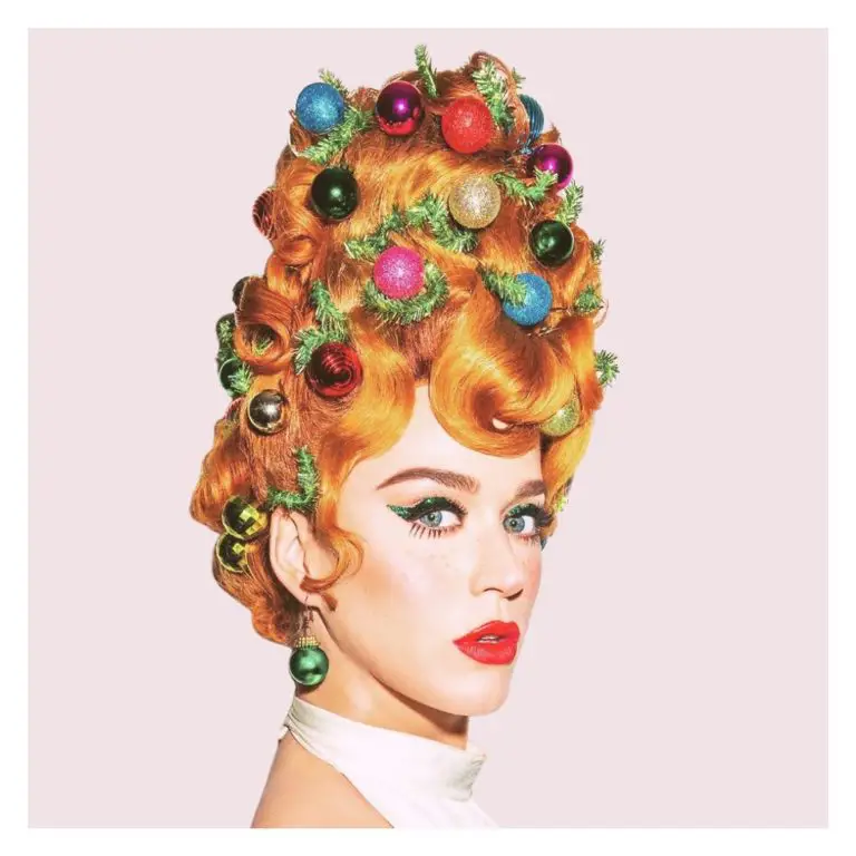 Festive Braided Magic: 20 Enchanting Christmas Tree Hairstyles For Your ...