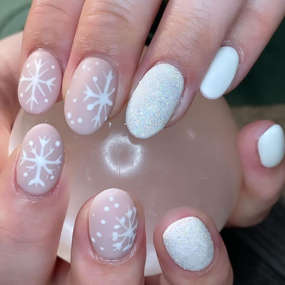 15 Captivating Christmas Snowflake Nail Art Designs For A Frosty Winter ...